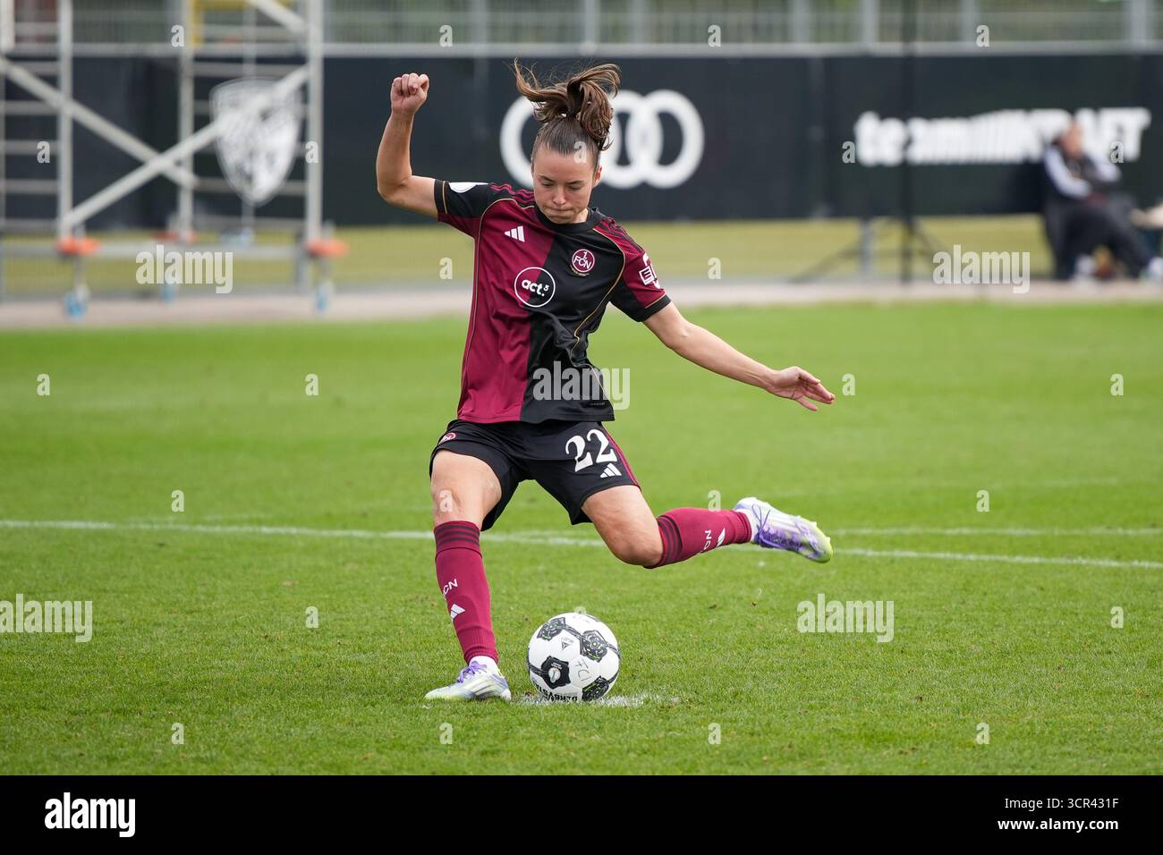 Beim Elfmeter Julia Pollak (1.FC N?rnberg, 22) DFB Pokal Frauen FC Ingolstadt 04 gegen 1.FC N ...
