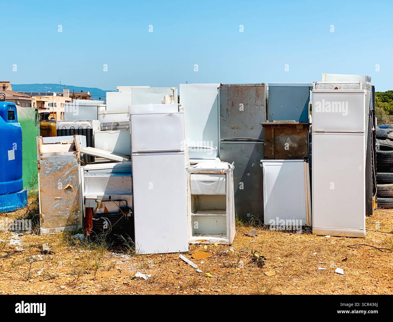 Non electric fridge hi-res stock photography and images - Alamy