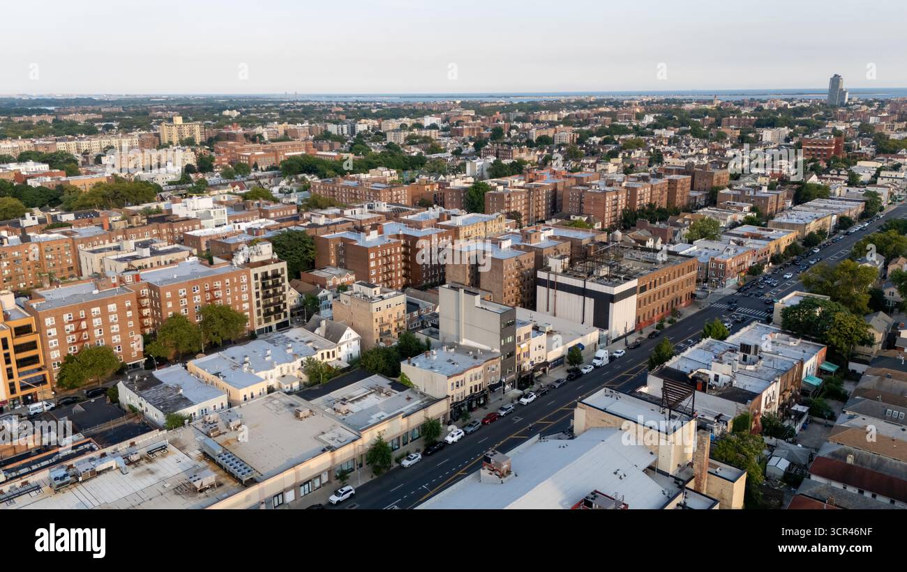 Expansive cityscape from rooftop hi-res stock photography and images ...