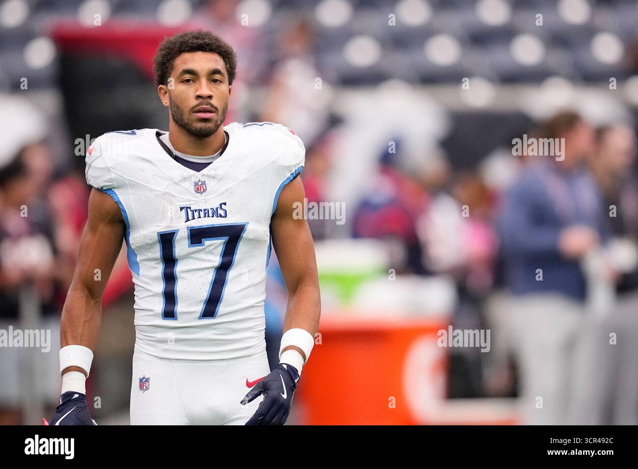 Tennessee Titans wide receiver Chimere Dike warms up before an NFL ...