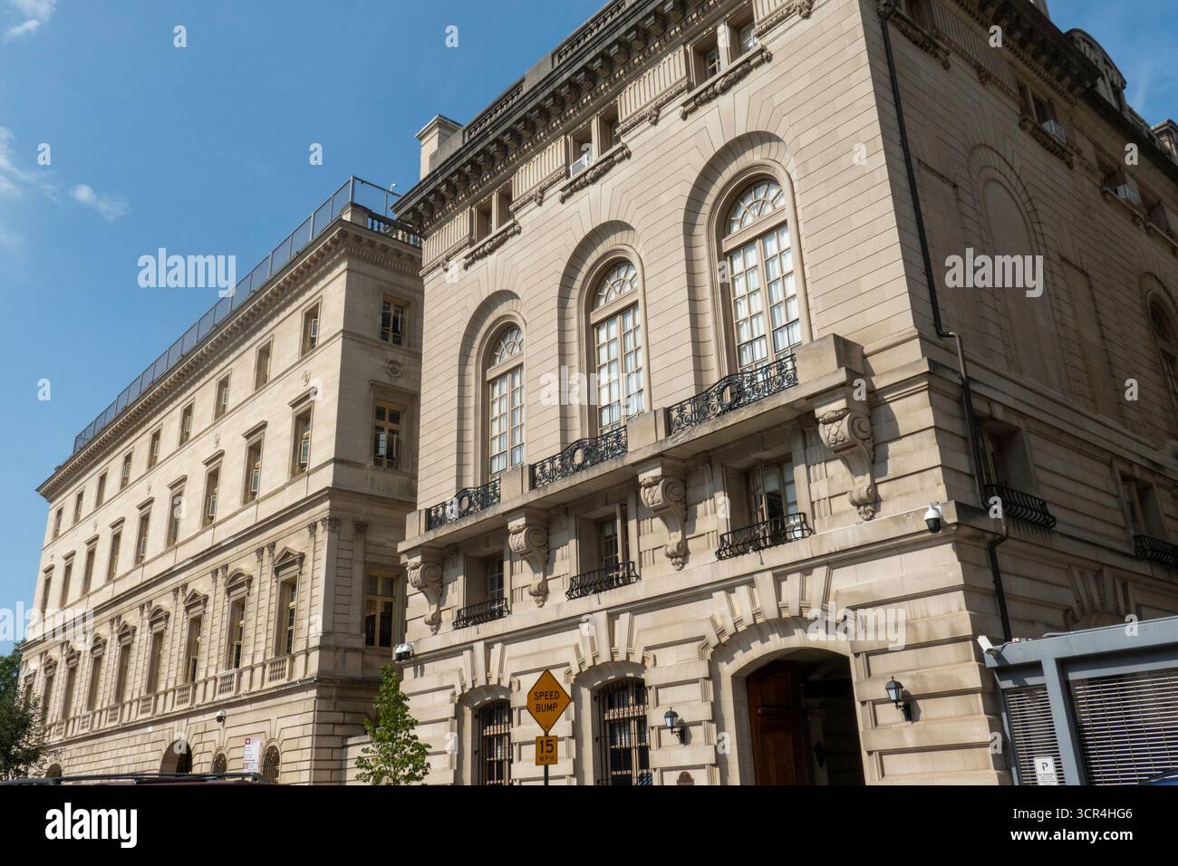 The spence school new york city hi-res stock photography and images - Alamy
