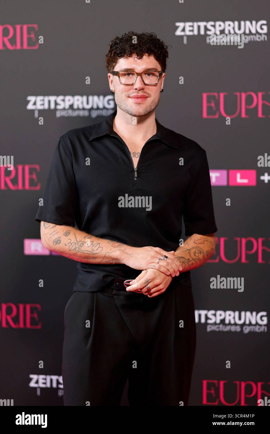 Influencer David Lovric beim Screening der neuen RTL-Serie Euphorie im ...