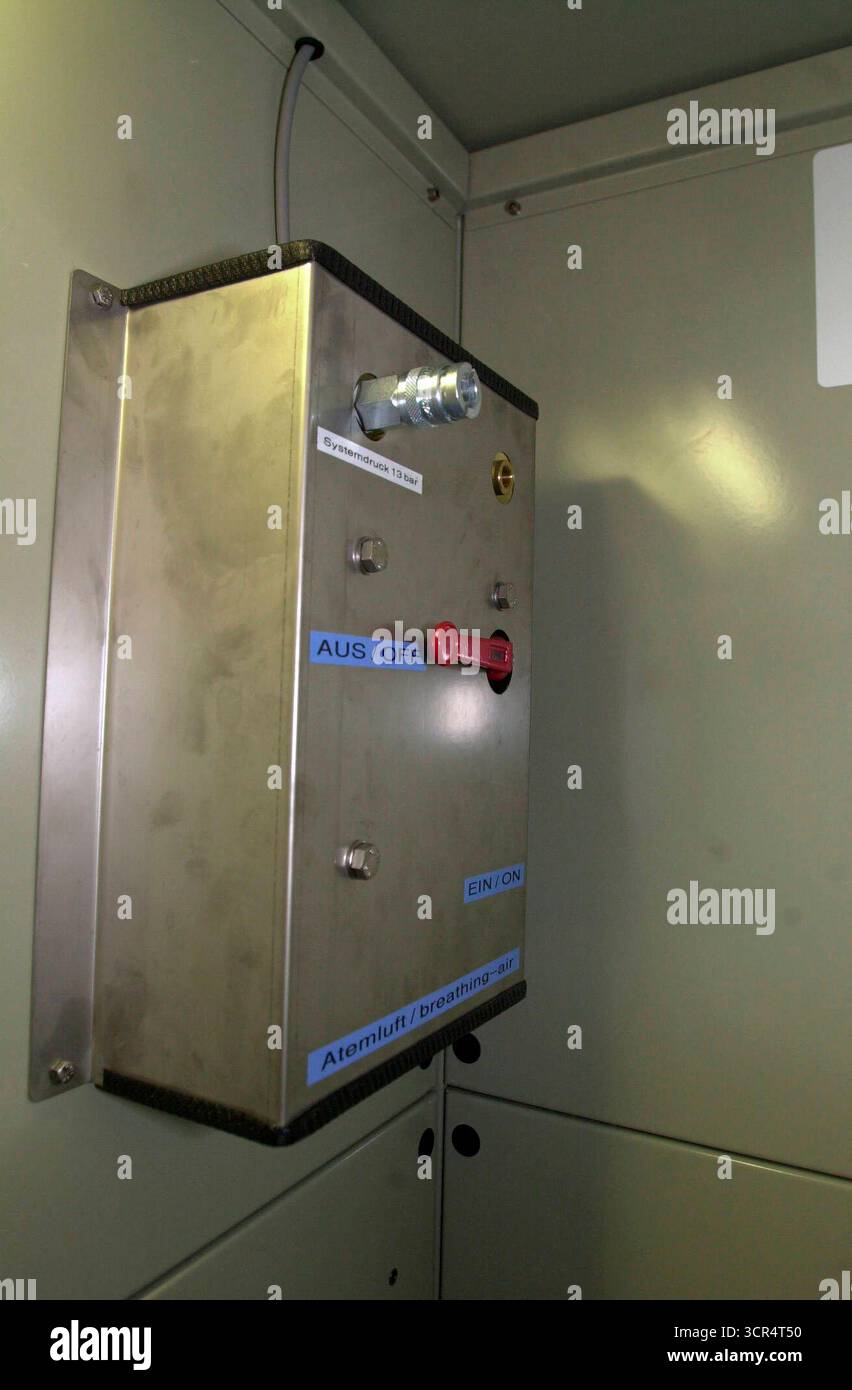 fire outbreak in a tunnel, dangers in road traffic and transportation ...