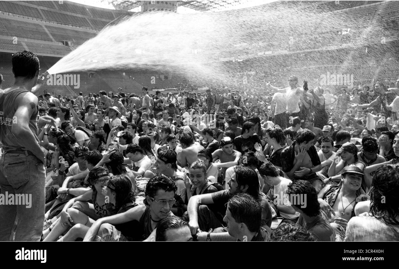 MILAN - **SPECIAL FEE** VASCO ROSSI CONCERT AT SAN SIRO, 1990 Stock ...