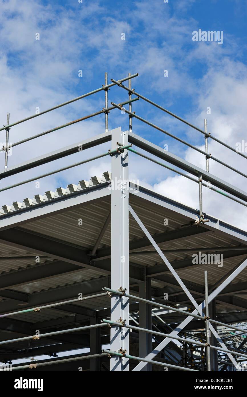 Steel skeleton frame corner hi-res stock photography and images - Alamy