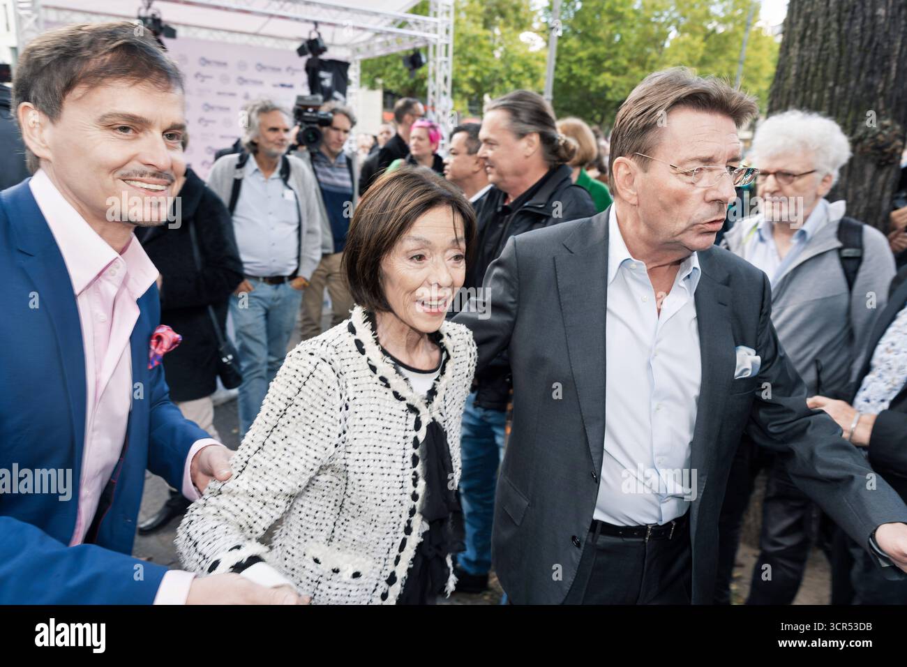 29.09.2025,Berlin,feierliche Einweihung des Harald-Juhnke-Platzes ...
