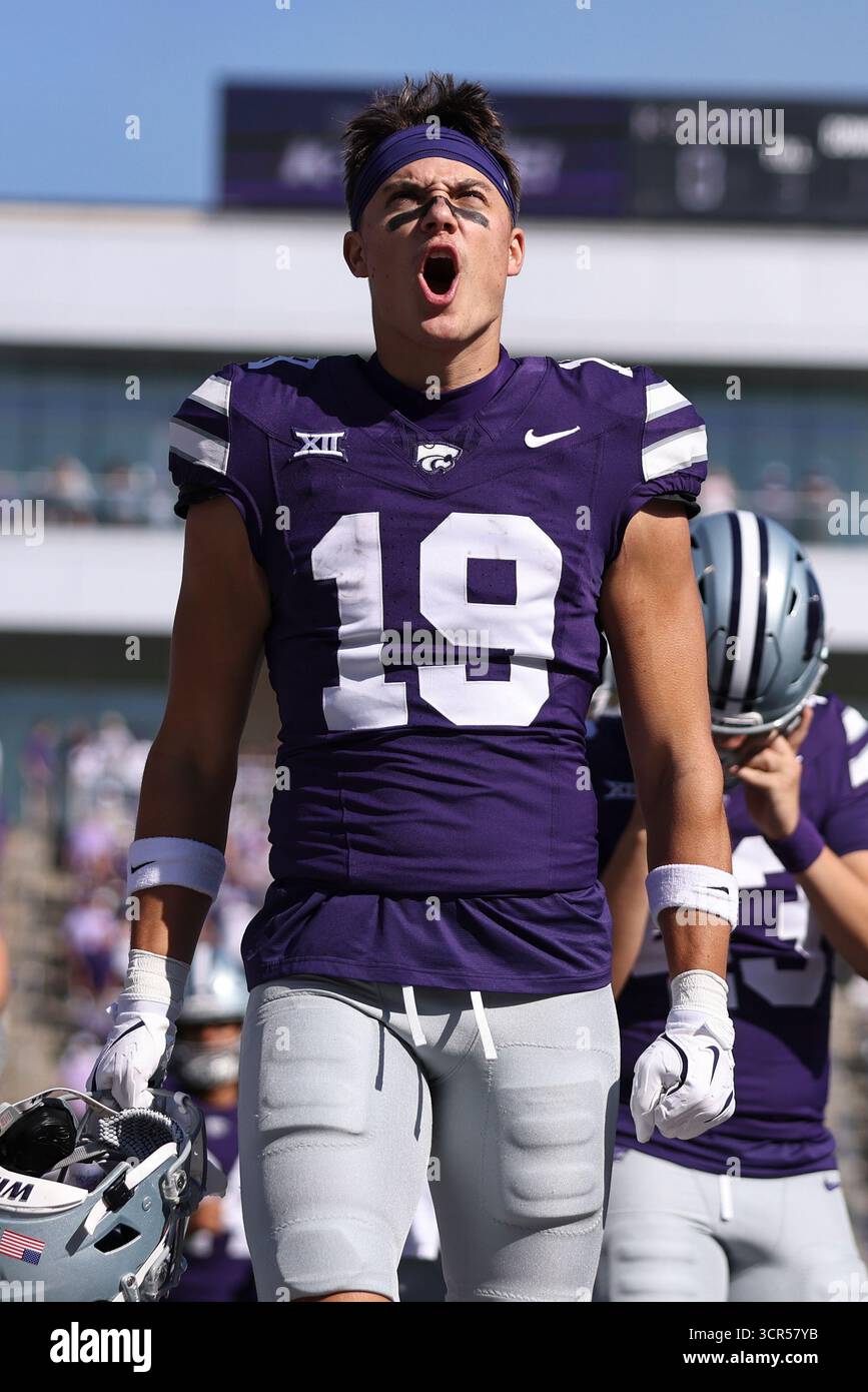 MANHATTAN, KS - SEPTEMBER 27: Kansas State Wildcats wide receiver ...