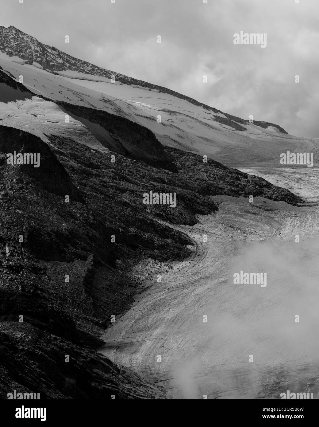 Dramatic landscape rugged snow Black and White Stock Photos & Images ...