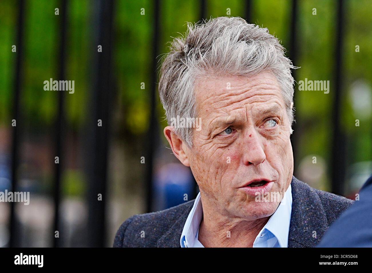 Hugh Grant joins campaigners from Hacked Off and 38 Degrees outside the ...