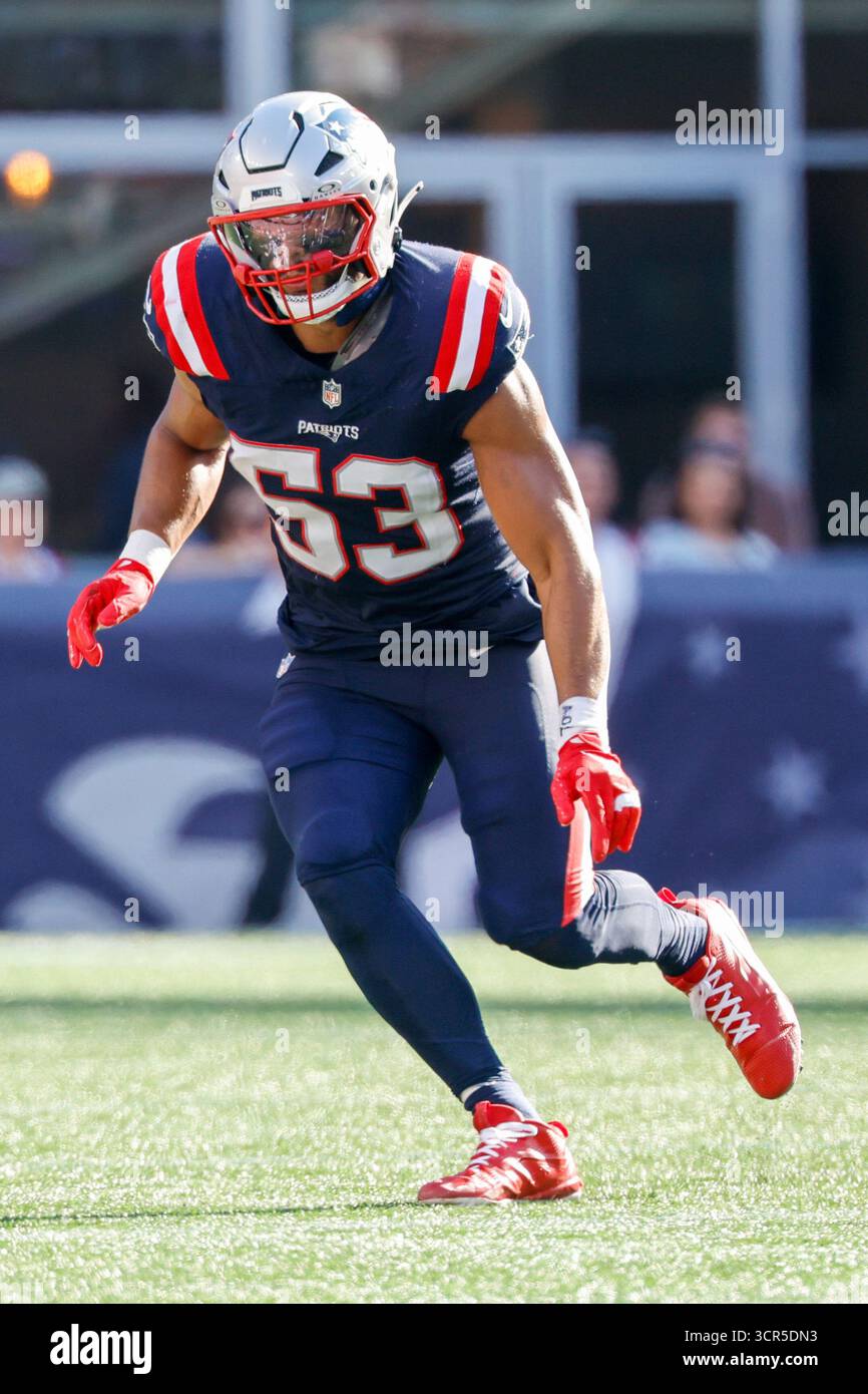 New England Patriots linebacker Christian Elliss (53) rushes during the ...