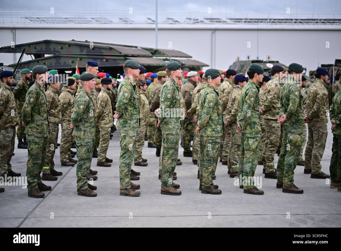 Rukla, Lithuania. 29th Sep, 2025. Soldiers stand next to each other ...