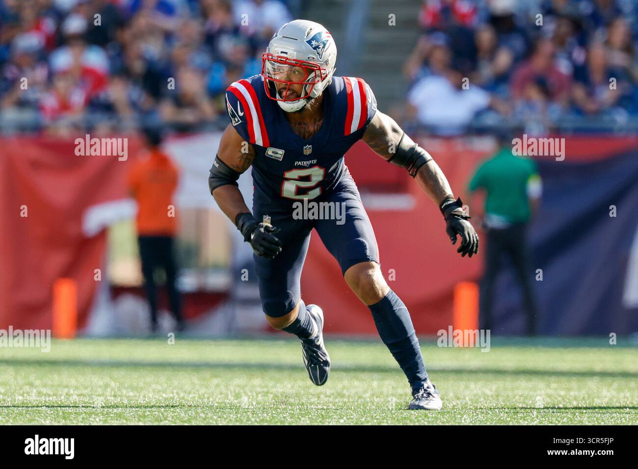 New England Patriots linebacker Harold Landry III (2) rushes during the ...