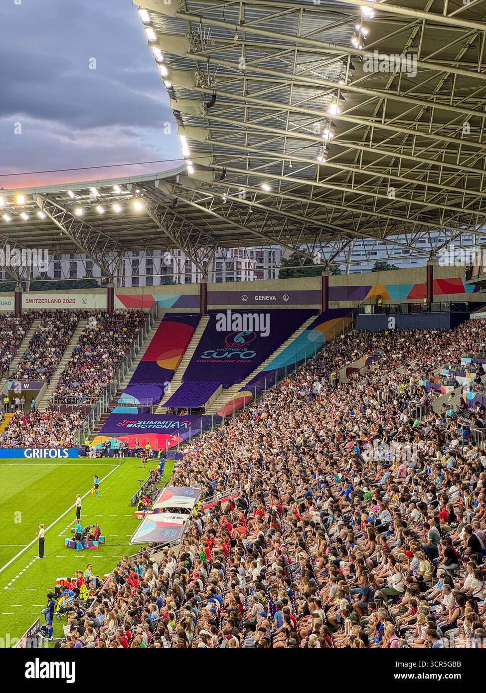 Sports stadium at night, football pitch hi-res stock photography and ...