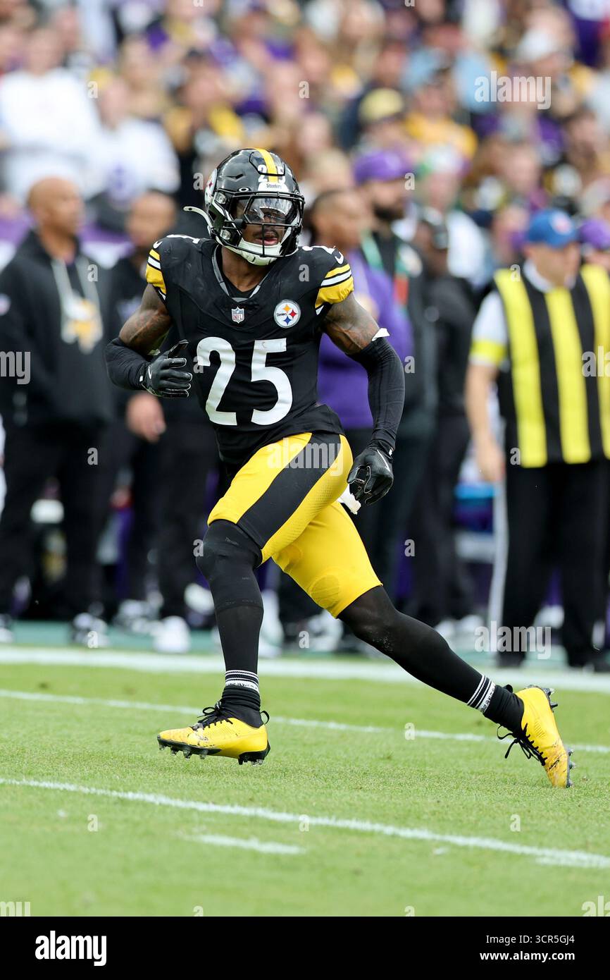 Pittsburgh Steelers DeShon Elliott (25) defends against the Minnesota ...