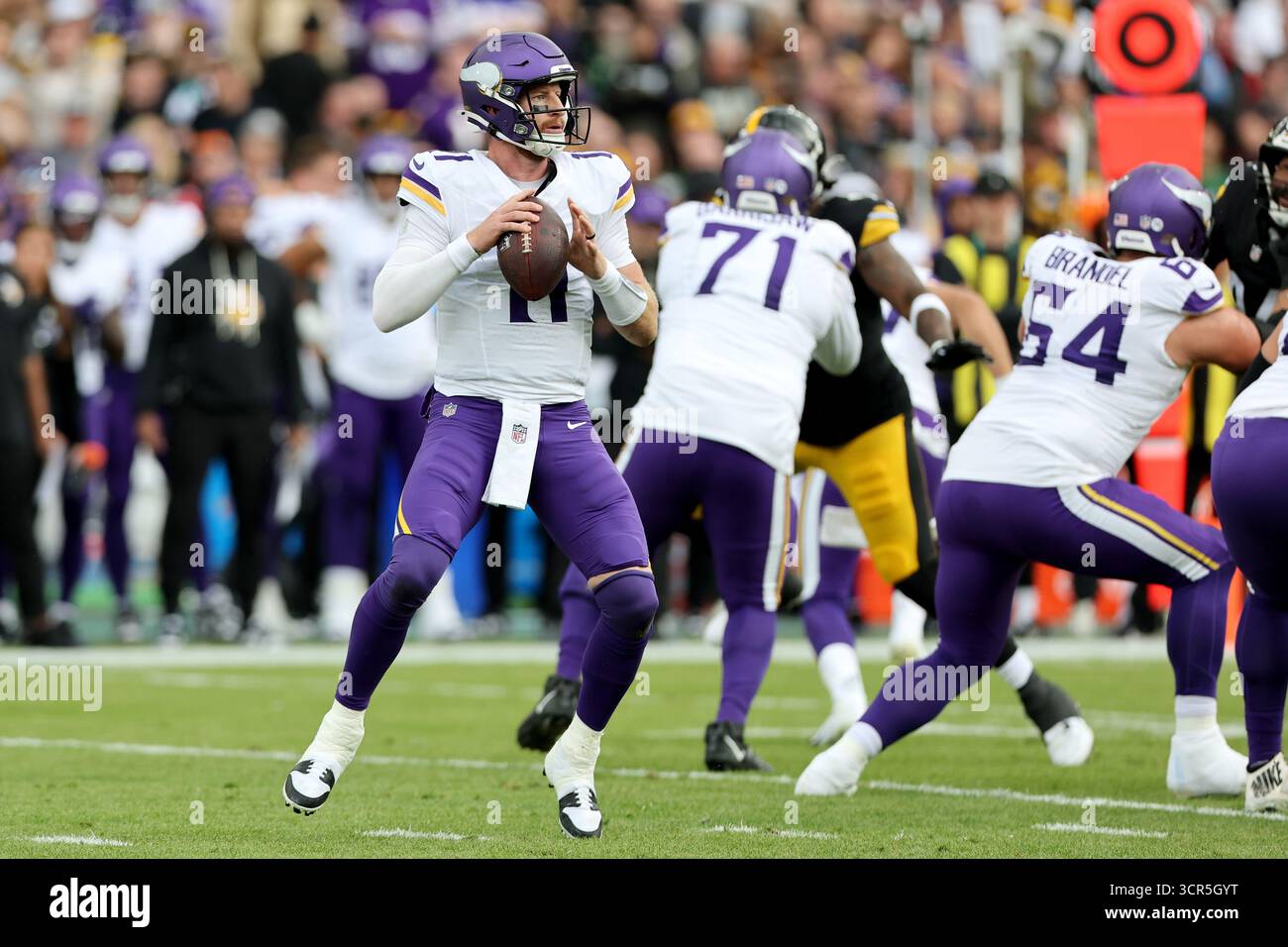 Minnesota Vikings QB Carson Wentz (11) in action against the Pittsburgh ...