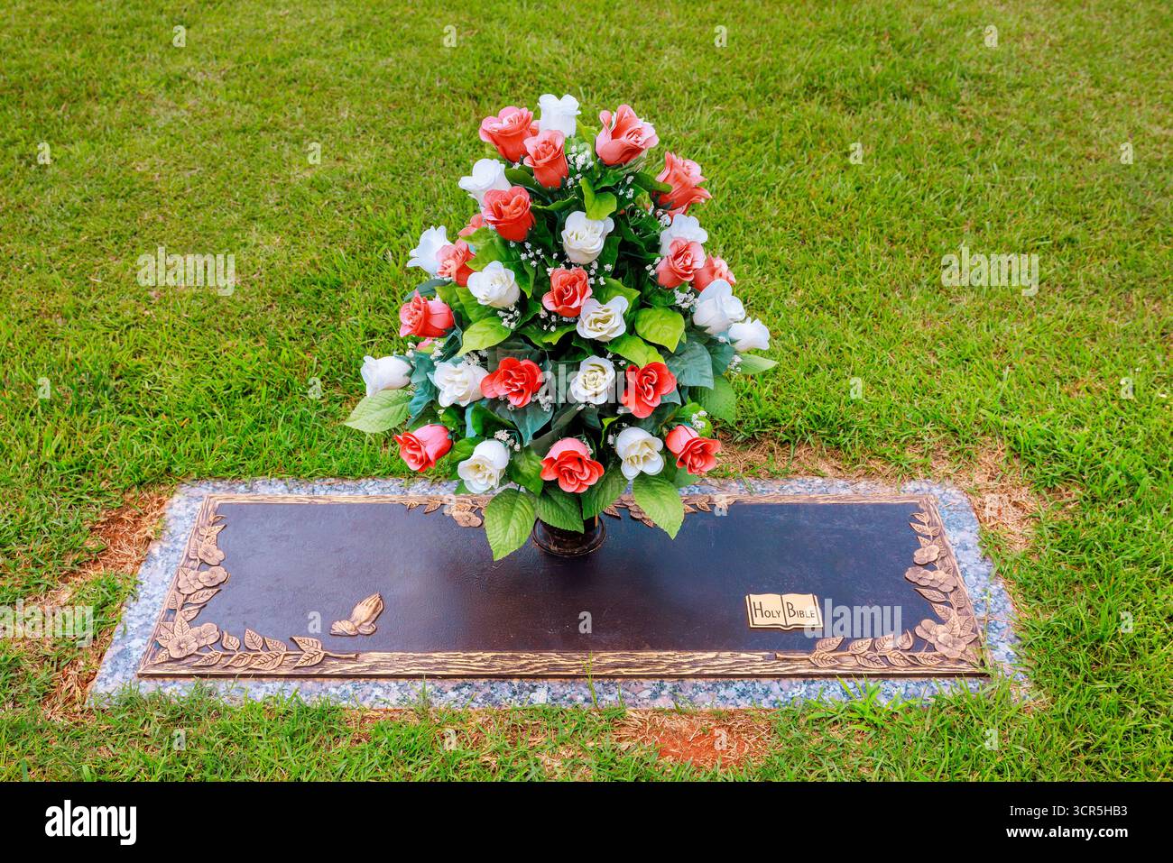 Flowers grave gravesite cemetery hi-res stock photography and images ...
