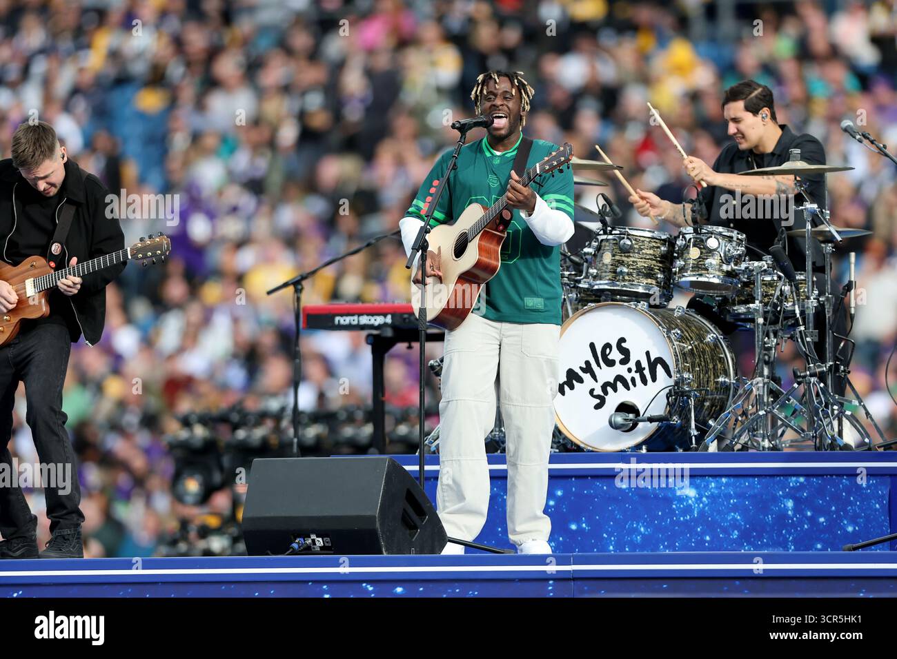 Myles Smith performs at halftime during an NFL football game at Croke ...