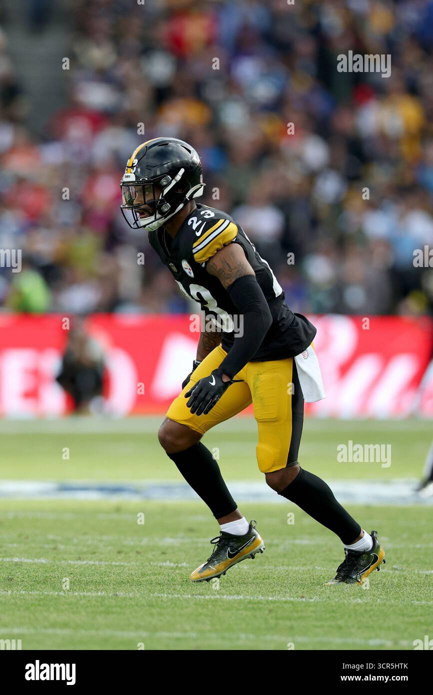 Pittsburgh Steelers Darius Slay (23) in action against the Minnesota Vikings during an NFL ...