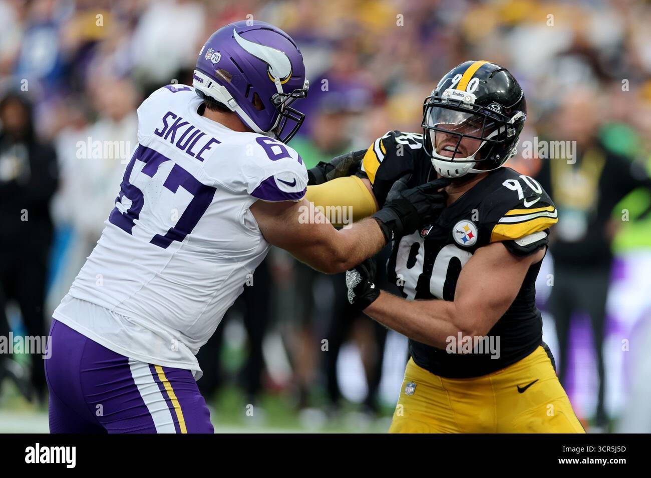 Pittsburgh Steelers T.J. Watt (90) in action against the Minnesota Vikings during an NFL ...