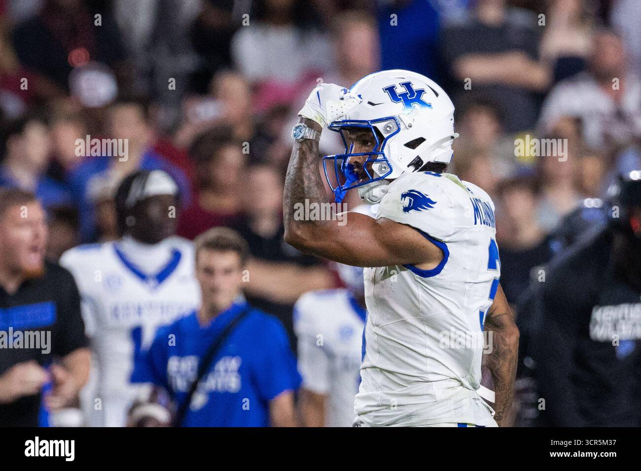 Kentucky running back Seth McGowan (3) celebrates a first down against ...