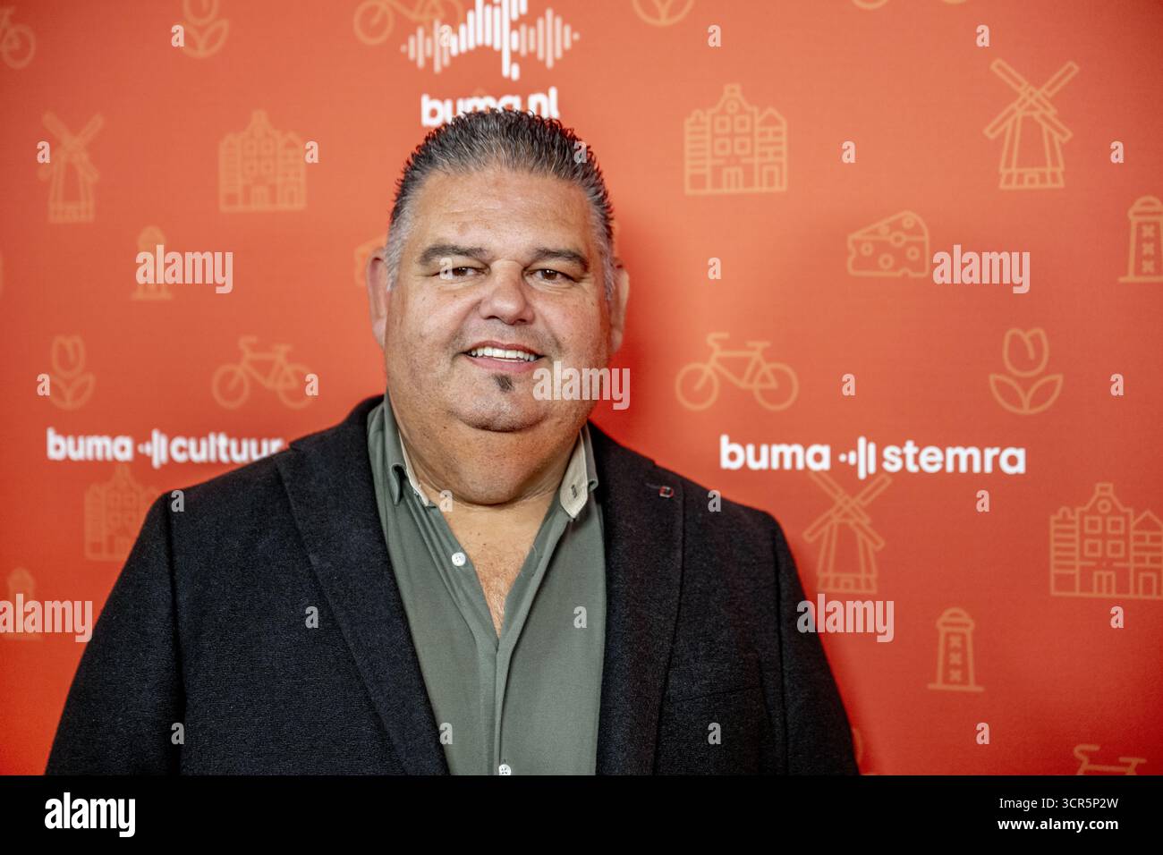 Robin wagner hair hi-res stock photography and images - Alamy