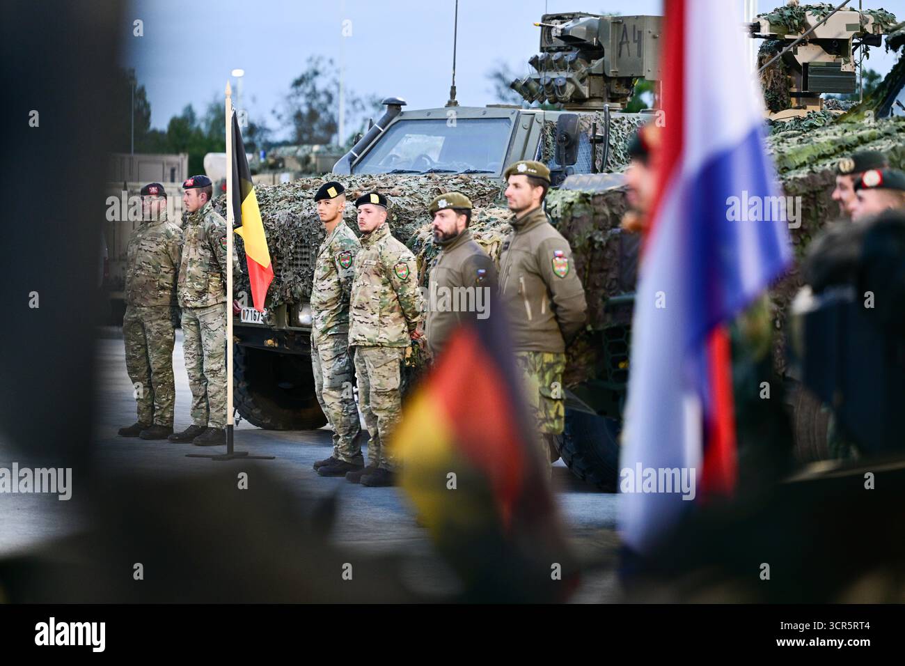 Rukla, Lithuania. 29th Sep, 2025. Soldiers from various NATO countries ...