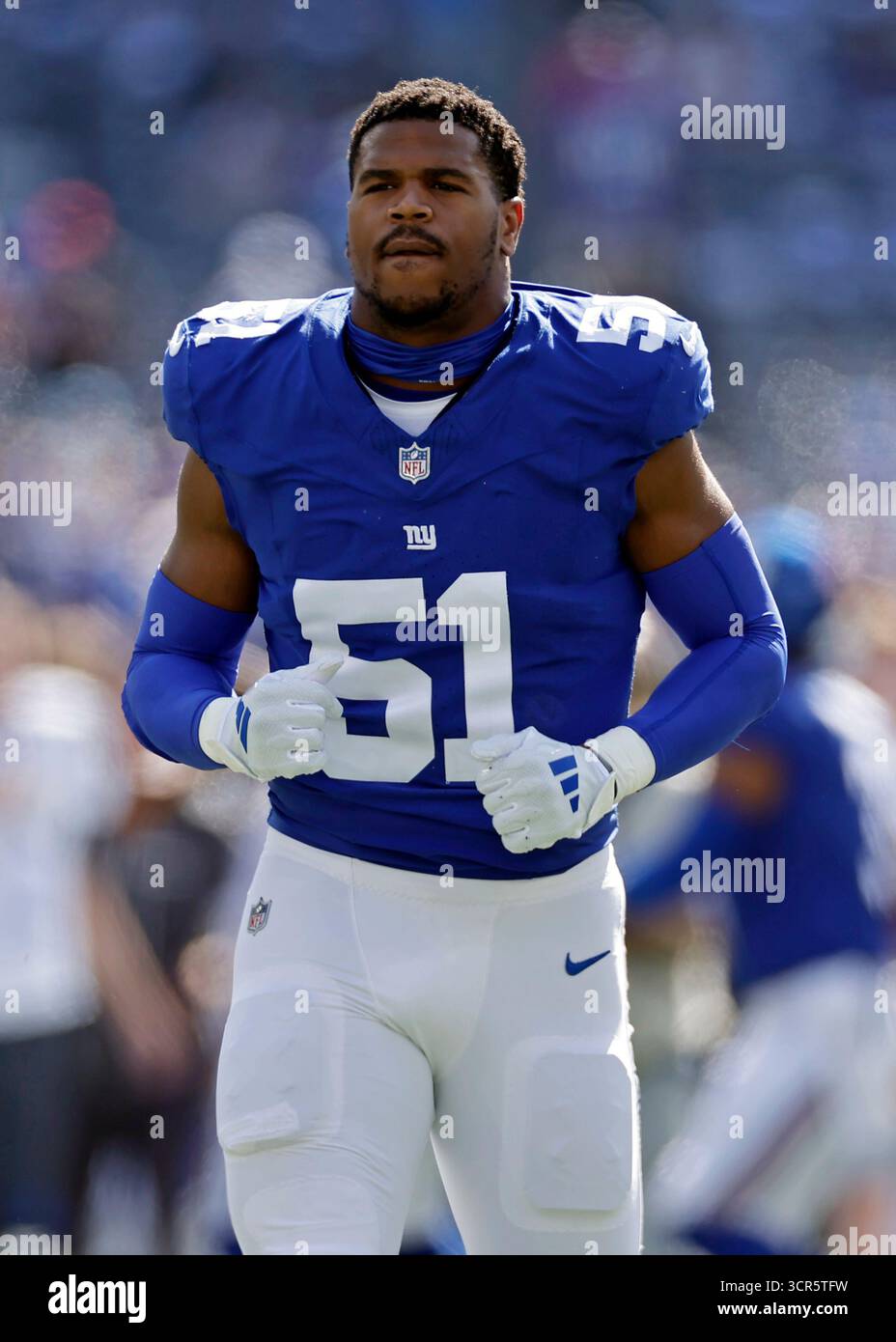 New York Giants linebacker Abdul Carter (51) warms up before an NFL ...