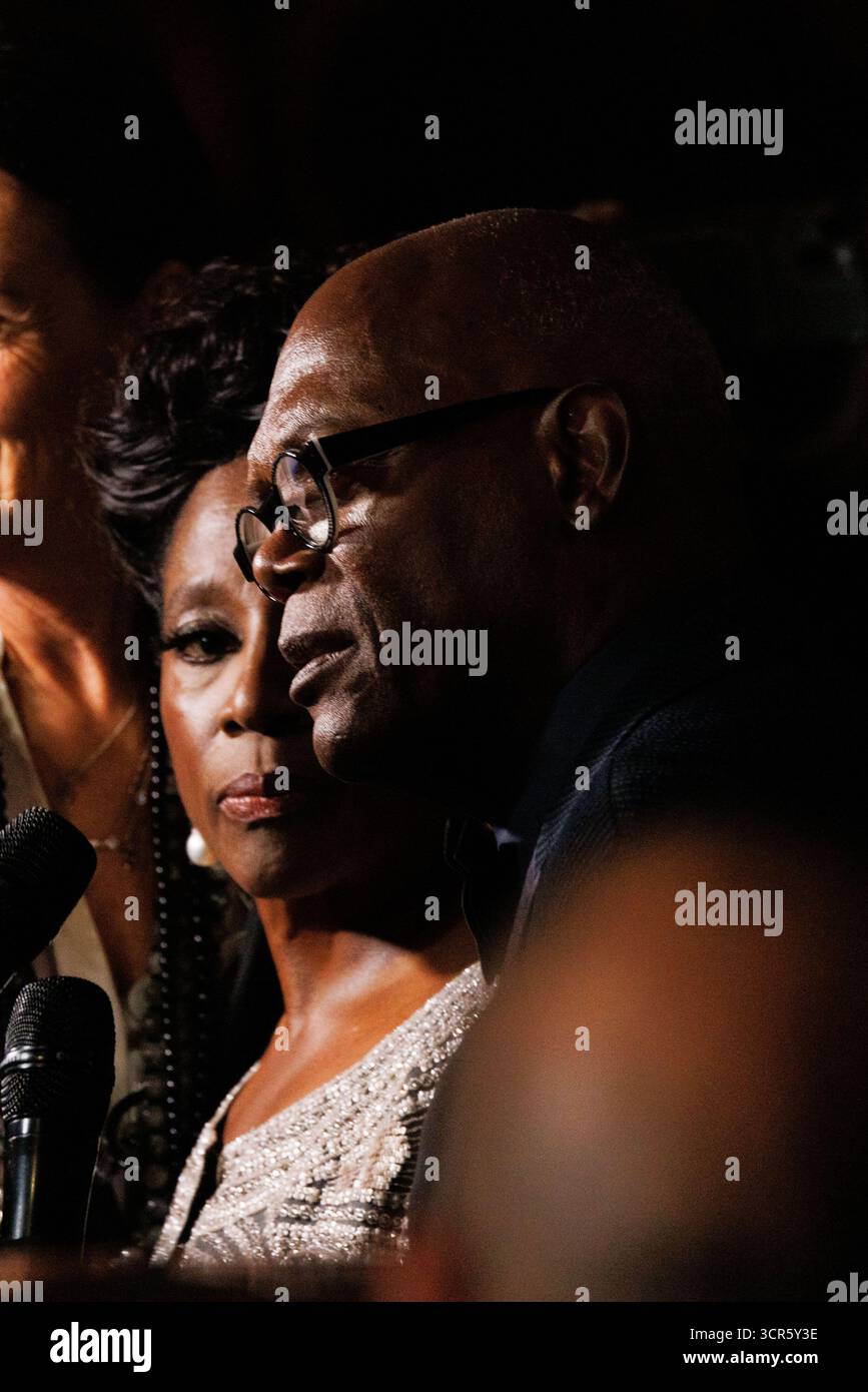 LaTanya Richardson and Samuel L. Jackson arrive at the Giorgio Armani ...