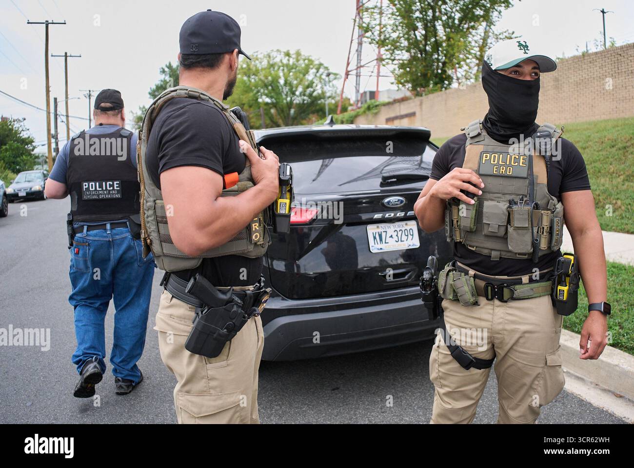 Federal Agents, several with Enforcement and Removal Operations (ERO ...
