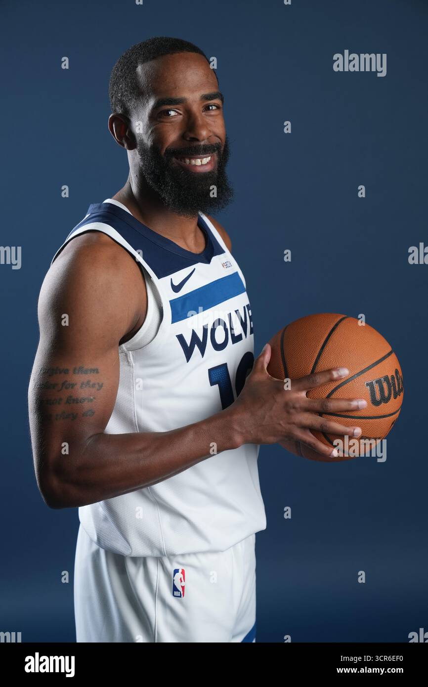Minnesota Timberwolves guard Mike Conley (10) poses for a photo during ...