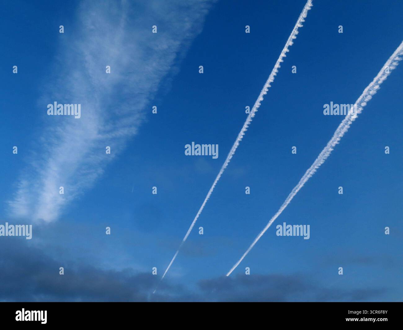 Flug ins Ungewisse Paarflug - Jet Kondensstreifen *** Flight into the unknown Pair flight jet ...