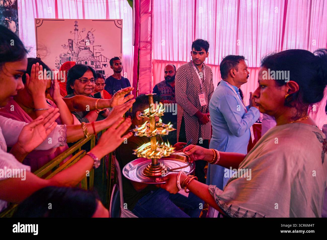 India. 04th Mar, 2034. GURUGRAM, INDIA - SEPTEMBER 29: A Hindu priest ...