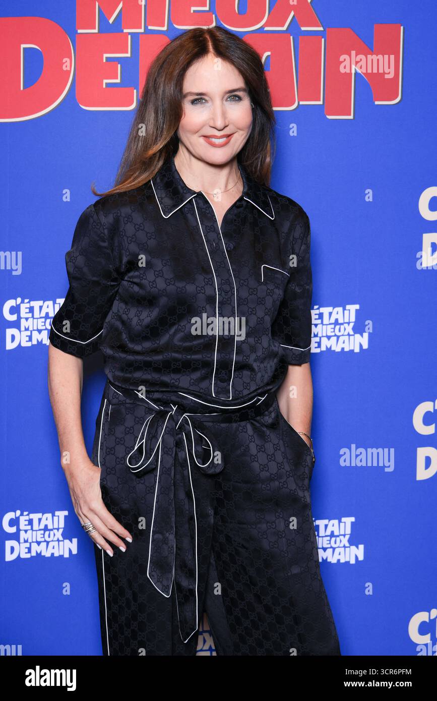 Elsa Zylberstein attends the photocall of the film premiere of C’Etait ...