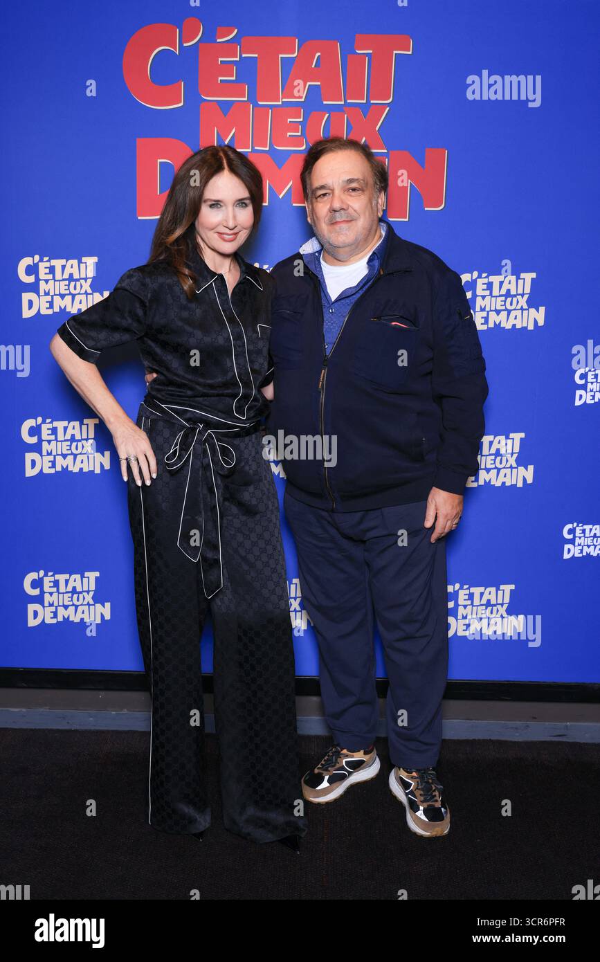 Elsa Zylberstein and Didier Bourdon attend the photocall of the film ...