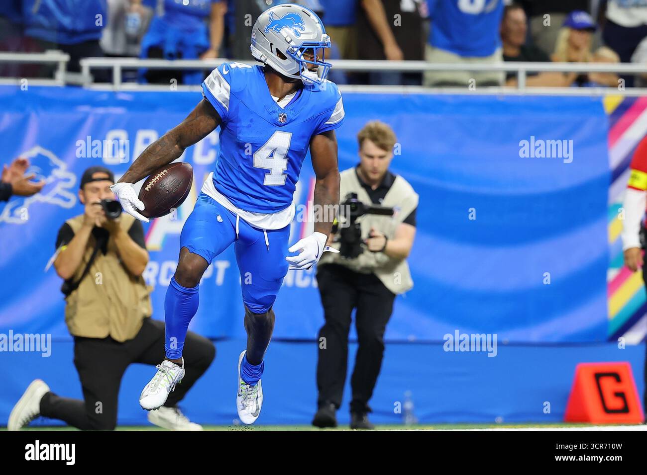 Detroit Lions cornerback DJ. Reed (4) reacts during the first half of ...