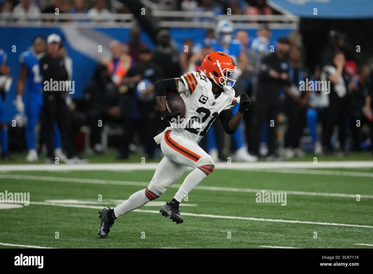 Cleveland Browns cornerback Denzel Ward (21) runs during the second ...