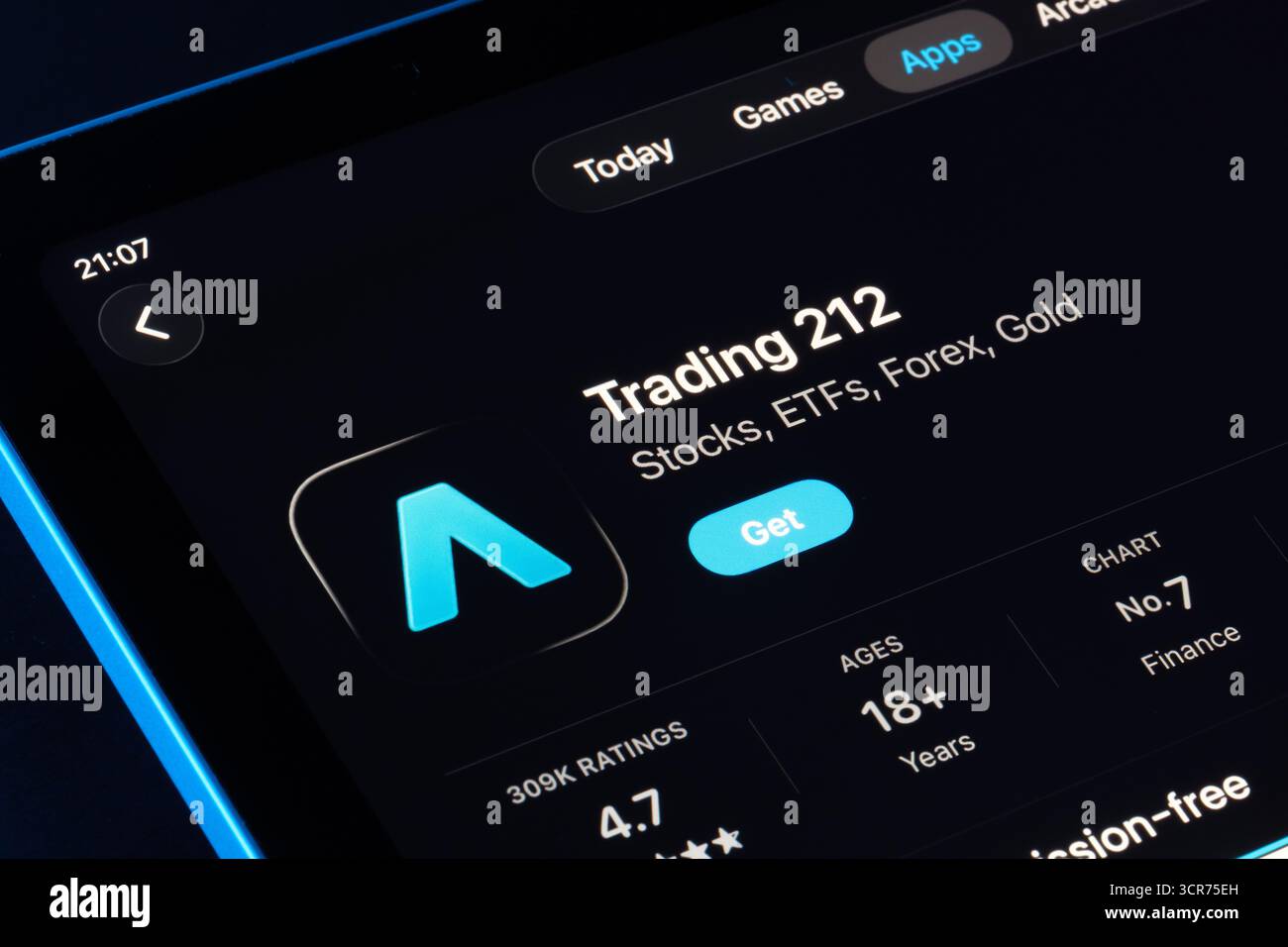 Trading 212 screen hi-res stock photography and images - Alamy