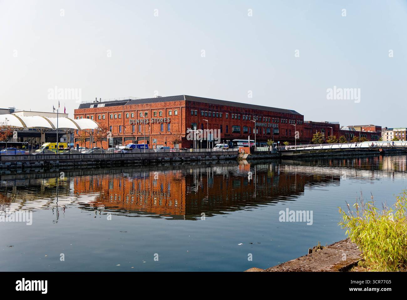 Dunnes building 2025 hi-res stock photography and images - Alamy