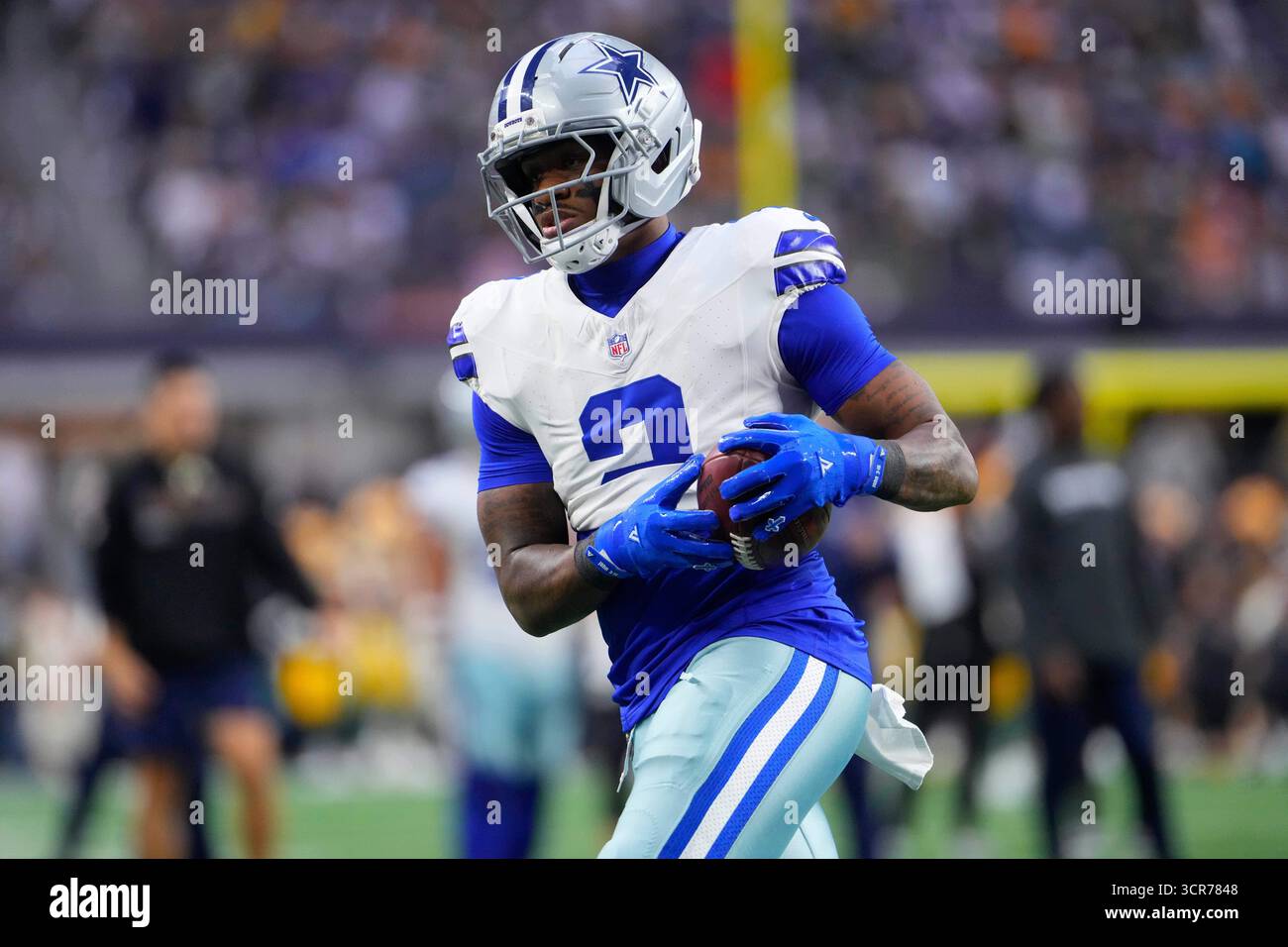 Dallas Cowboys safety Juanyeh Thomas warms up before an NFL football ...