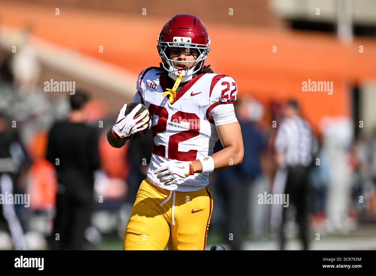 CHAMPAIGN, IL - SEPTEMBER 27: USC Trojans CB Braylon Conley (22) warms ...