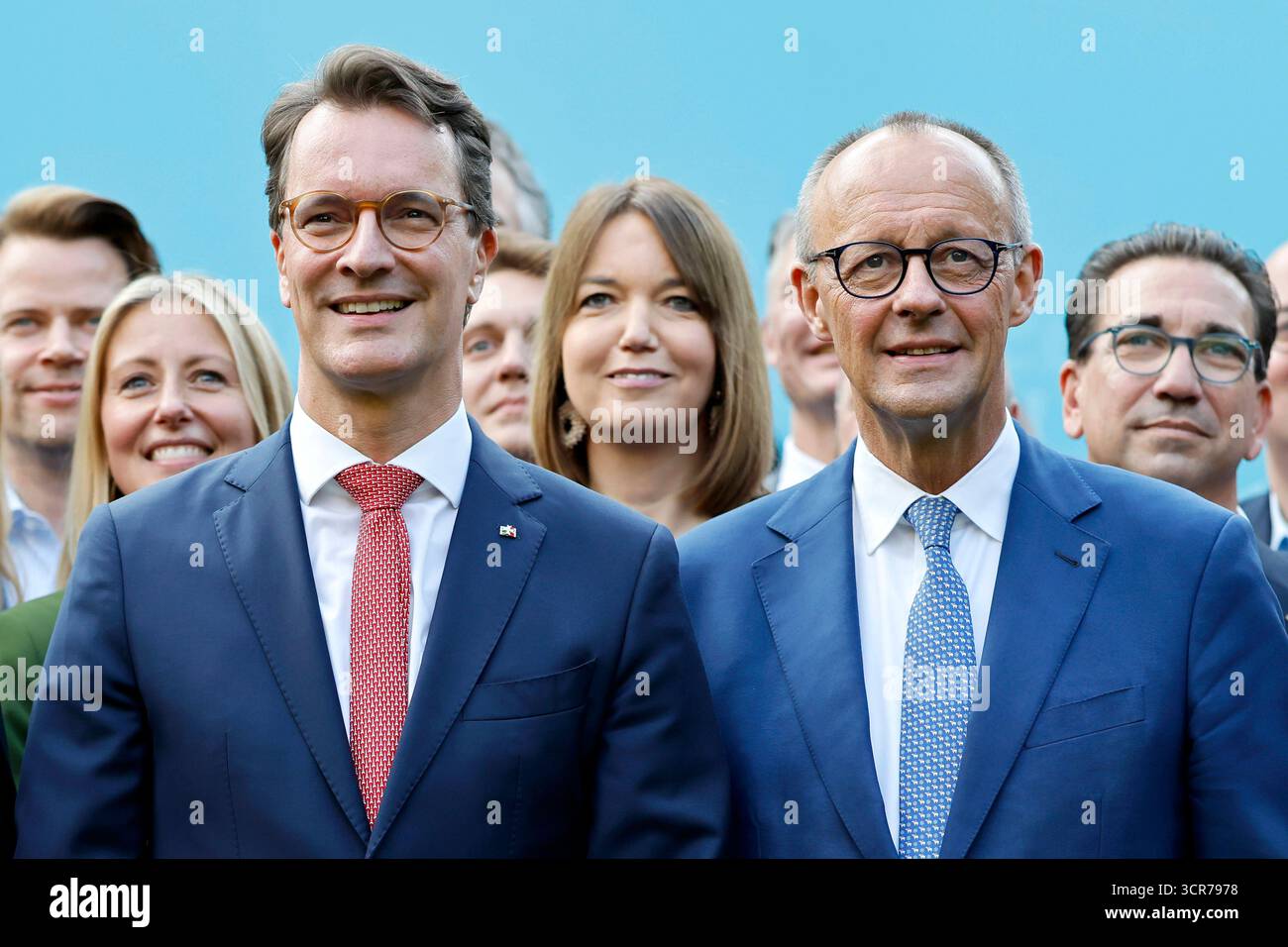 NRW-Ministerpräsident Hendrik Wüst CDU und Bundeskanzler Friedrich Merz ...