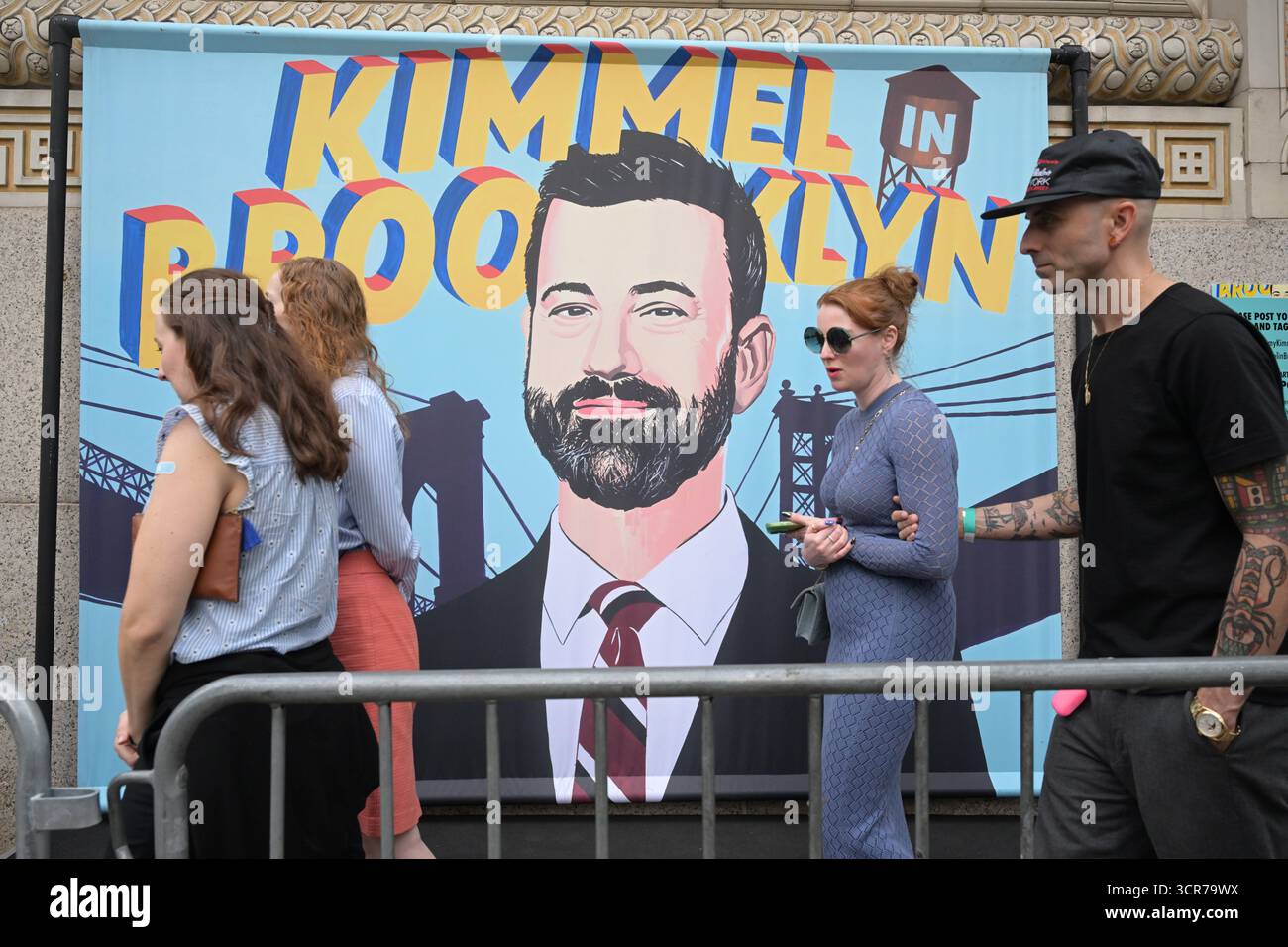 Photo by: NDZ/STAR MAX/IPx 2025 9/29/25 People wait in line to attend a ...