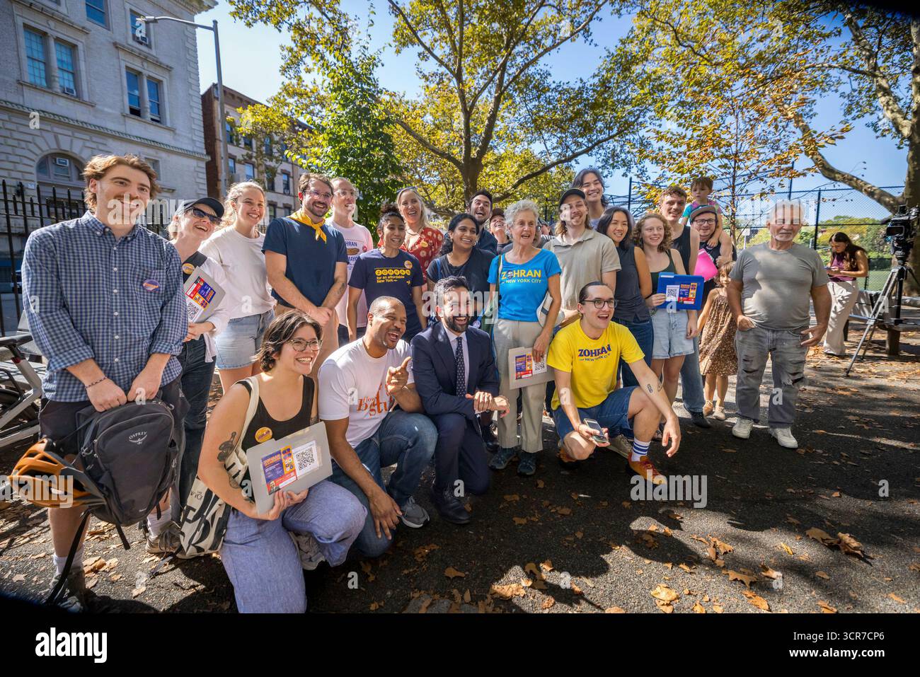 Canvass mamdani hi-res stock photography and images - Alamy