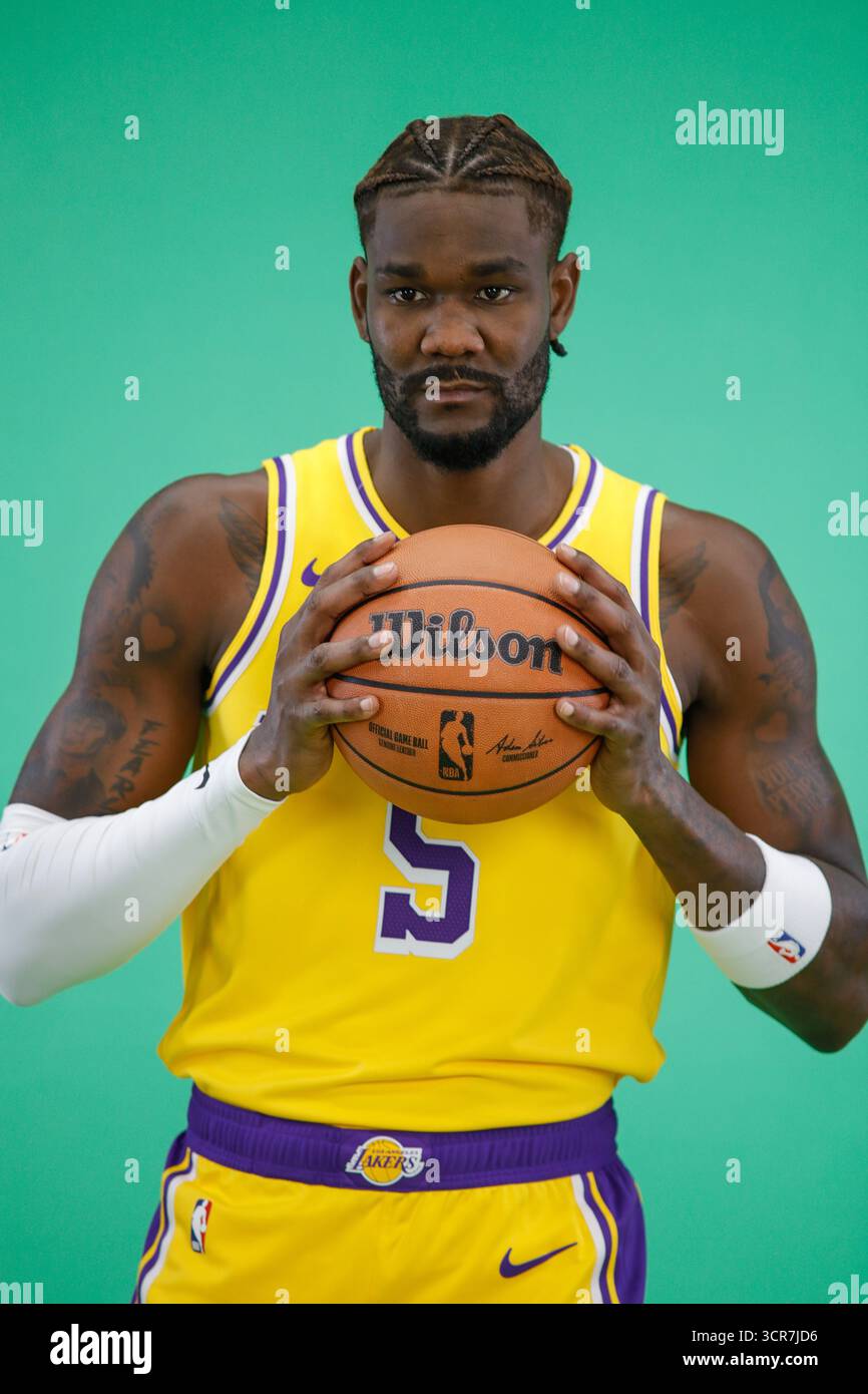 EL SEGUNDO, CA - SEPTEMBER 29: Los Angeles Lakers center Deandre Ayton ...