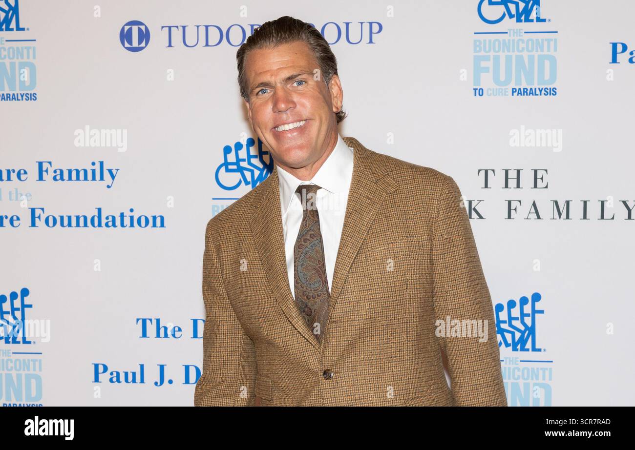 Gary Hall Jr. attends the 40th annual Great Sports Legends Dinner at ...