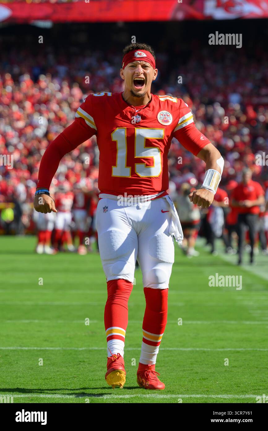 Kansas City Chiefs quarterback Patrick Mahomes tries to fire up the ...