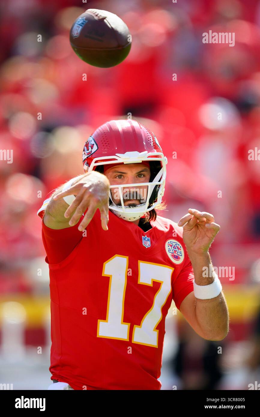 Kansas City Chiefs quarterback Gardner Minshew throws during warmups ...