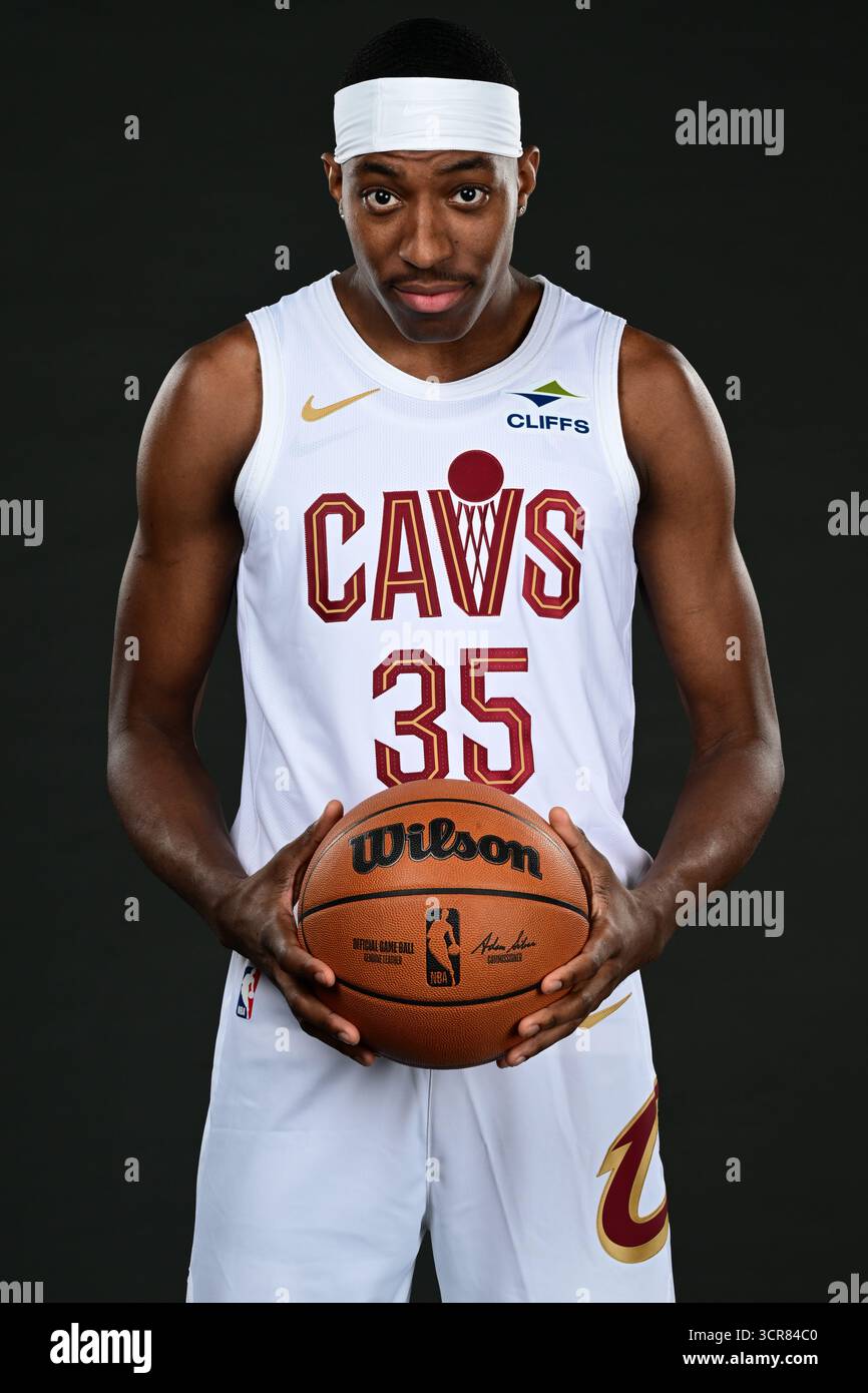 Cleveland Cavaliers forward Nae'Qwan Tomlin poses for a photo during ...