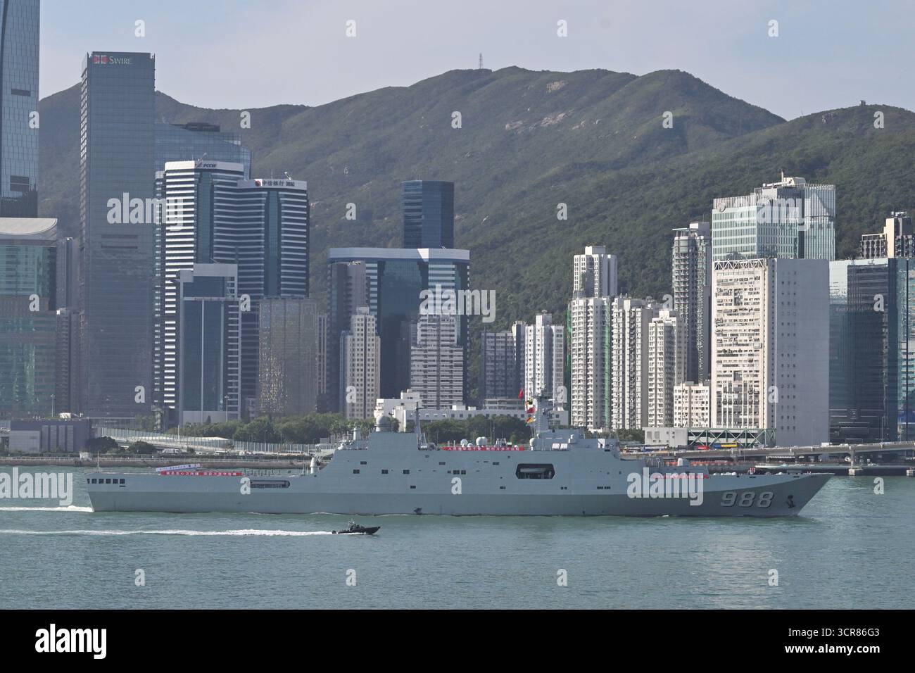 The Chinese PLA Navy Yimeng Shan Type 071 amphibious transport dock ...