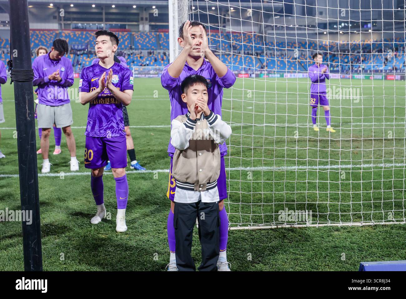 Tianjin Jinmen Tiger Football Club defeated Henan Jiuzu Dukang Football ...